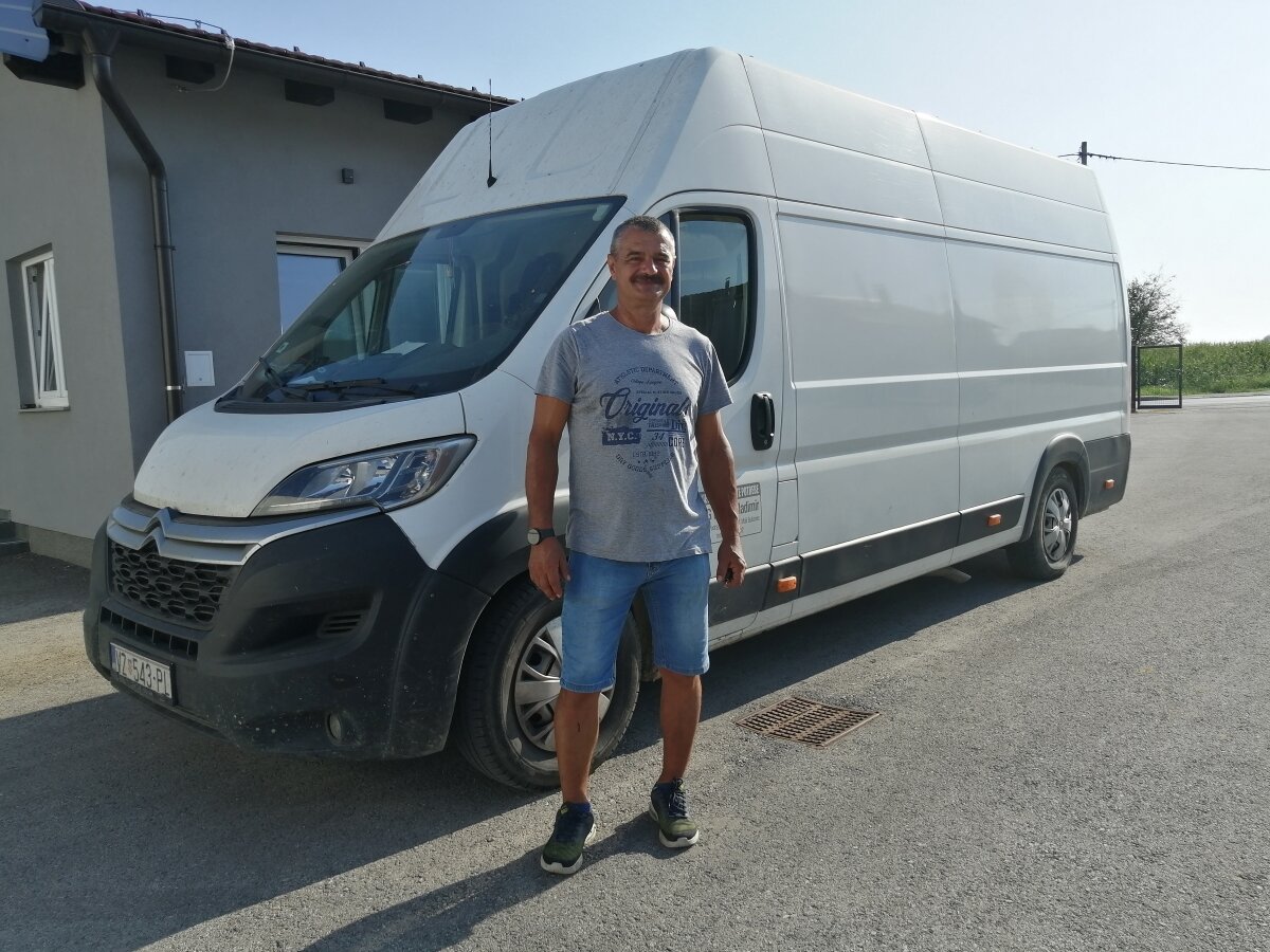 Cvjećar Vladimir Bocko iz Kapele Podravske sredstvima LAG -a Izvor ...