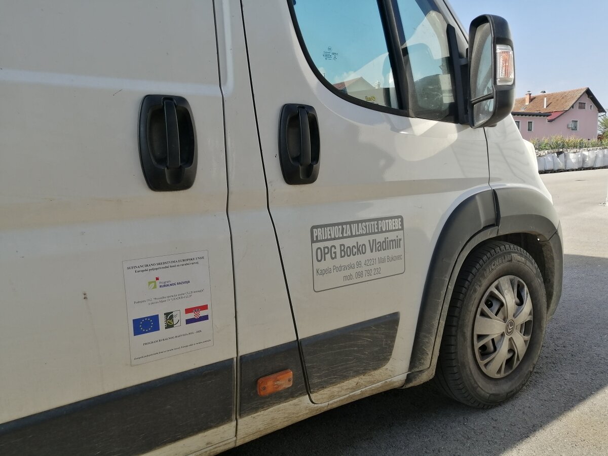 Cvjećar Vladimir Bocko iz Kapele Podravske sredstvima LAG -a Izvor ...